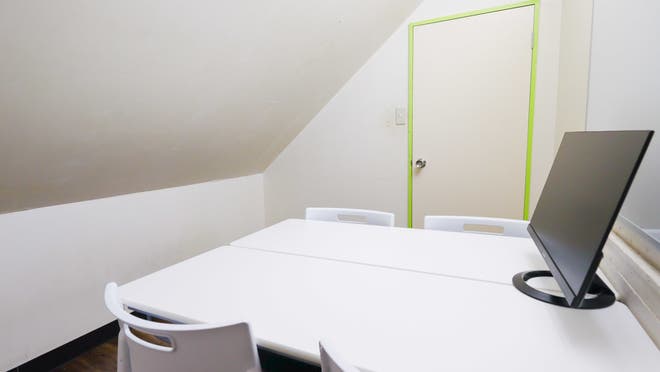 【池袋駅徒歩1分!池袋駅最近物件!4名利用可!】少人数利用に!モニター・WiFi全て無料!ふれあい貸し会議室 池袋No106の写真4