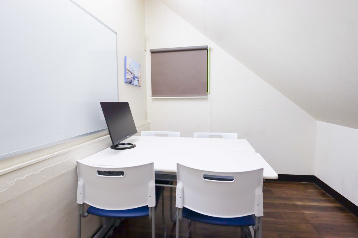 【池袋駅徒歩1分！池袋駅最近物件！4名利用可！】少人数利用に！モニター・WiFi全て無料！ふれあい貸し会議室 池袋No106の写真5