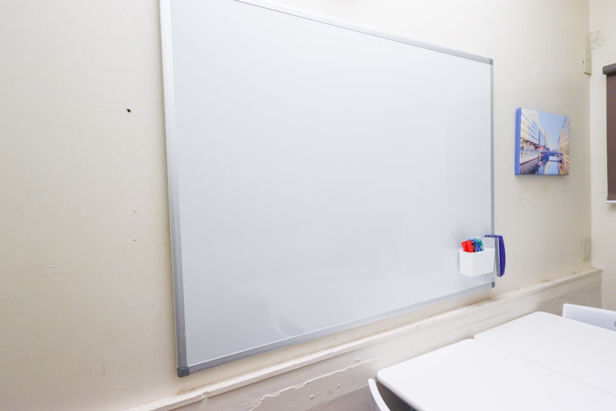 【池袋駅徒歩1分！池袋駅最近物件！4名利用可！】少人数利用に！モニター・WiFi全て無料！ふれあい貸し会議室 池袋No106の写真7