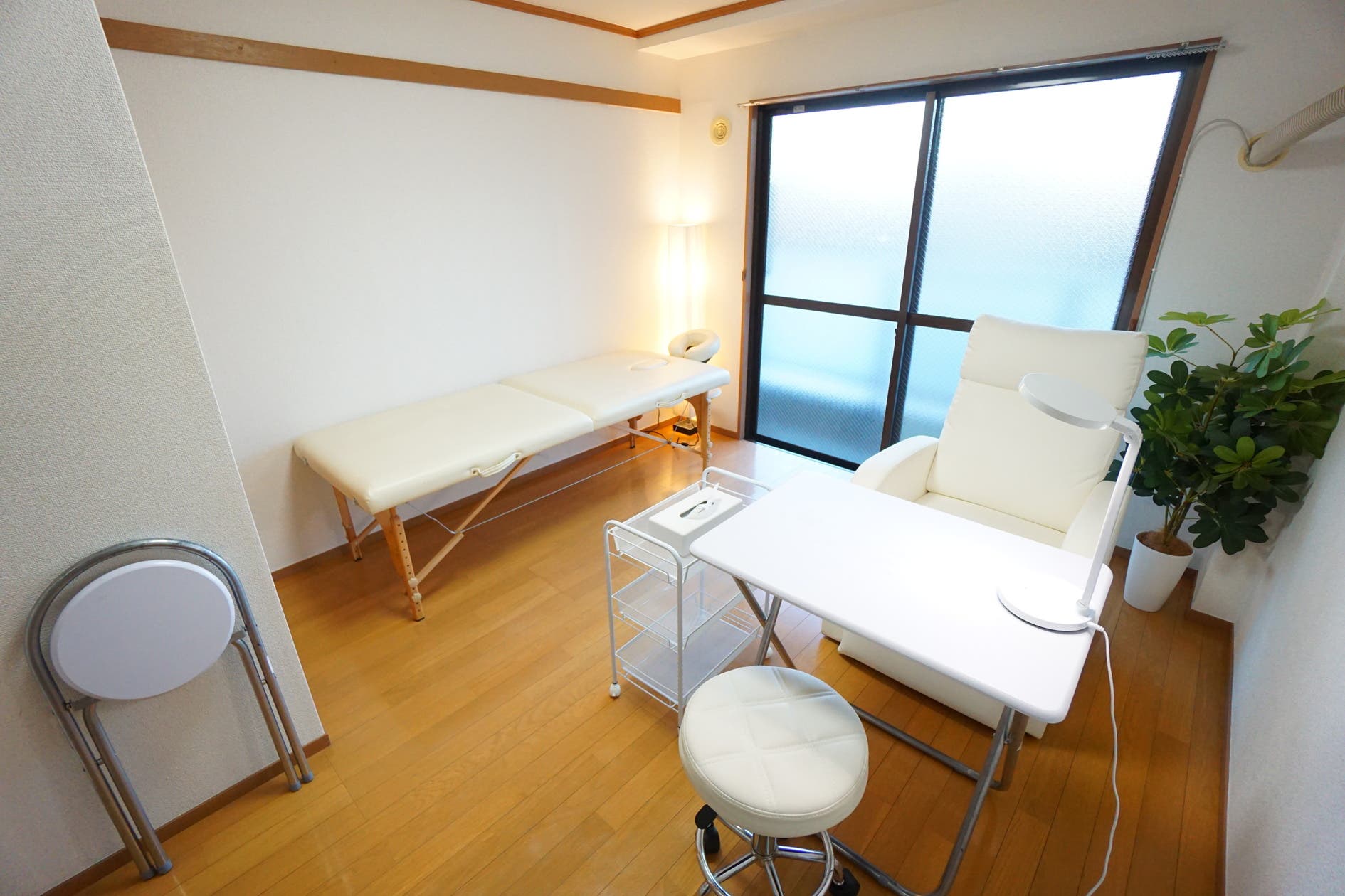 ＜日吉マルチスペース＞完全個室✨光回線Wi-Fi📶施術用ベッド/リクライニングチェア💆‍♀️💅サロン/整体/テレワークの写真1