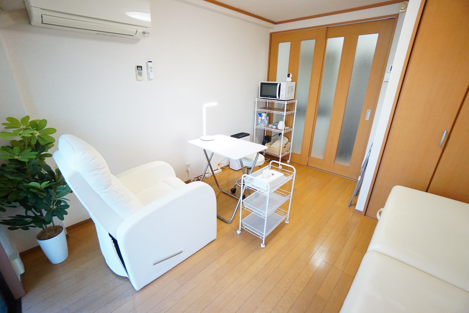 ＜日吉マルチスペース＞完全個室✨光回線Wi-Fi📶施術用ベッド/リクライニングチェア💆‍♀️💅サロン/整体/テレワークの写真4