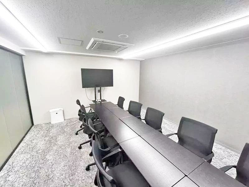 ✨12~1月値下げ中✨【大宮駅２分】✨会議や遊びに！　Wi-Fi/ドリンク  大会議室【可動式机】No.102の写真4