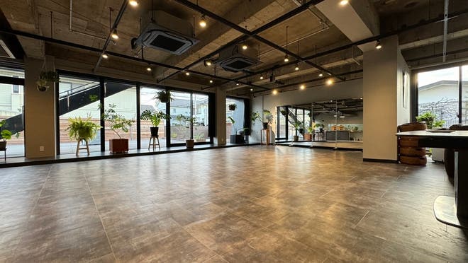 本厚木駅よりバスで10分 厚木国道412号線沿いの広いスタジオスペース、ジムスペースあり、ママ会もの写真5