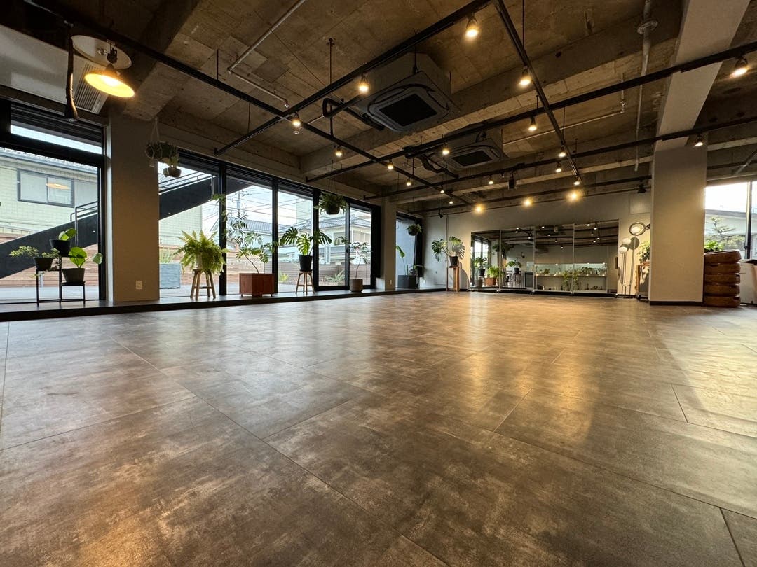 本厚木駅よりバスで10分　厚木国道412号線沿いの広いスタジオスペース、ジムスペースあり、ママ会もの写真6