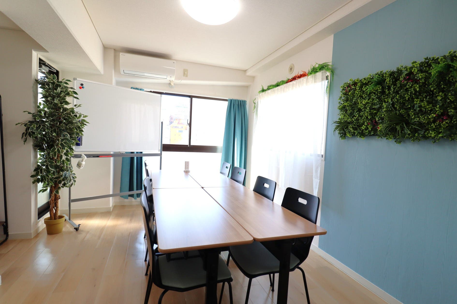 新宿★新規オープン★新宿三丁目E1徒歩20秒★Wi-Fiプロジェクター【新宿フォレストスペース】の写真2