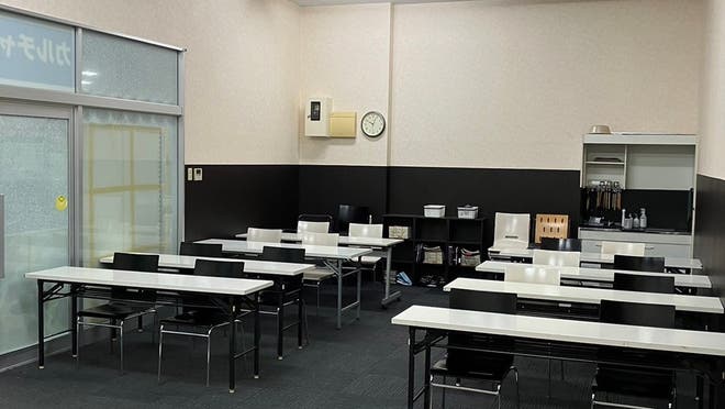 車でのアクセス抜群!スポーツクラブ併設の広々安心ミーティングスペースの写真3