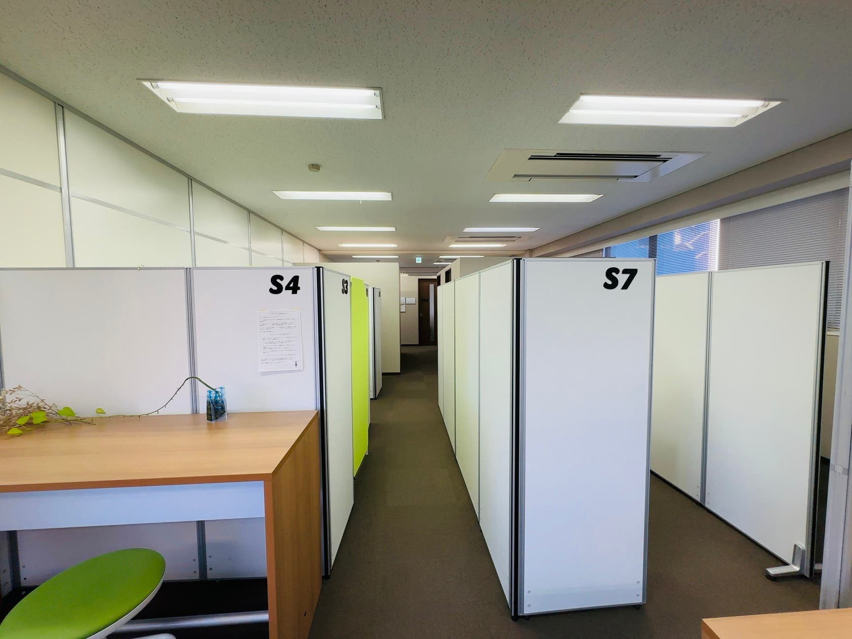 【名古屋駅1番出口より徒歩3分】1～2名★仕切られたスペースで人目を気にせず集中して作業・仕事・学習に最適！Wi-Fi無料！日貸の写真9