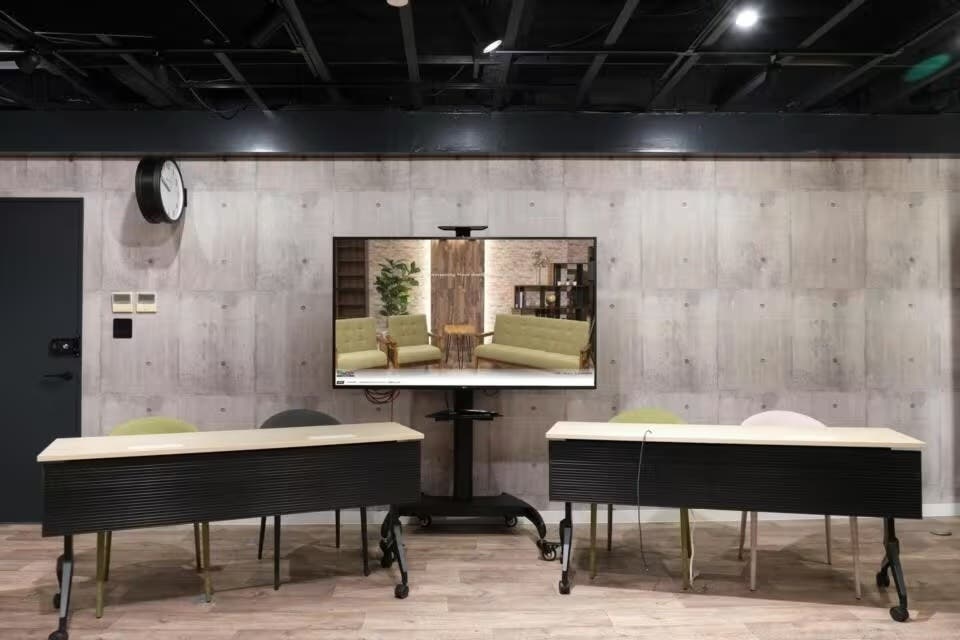 【水道橋駅東口徒歩3分】カメラ3台、その他機材が無料で使用可能！手ぶらで来てライブ配信が出来る、ライブ配信専用スタジオです。の写真2