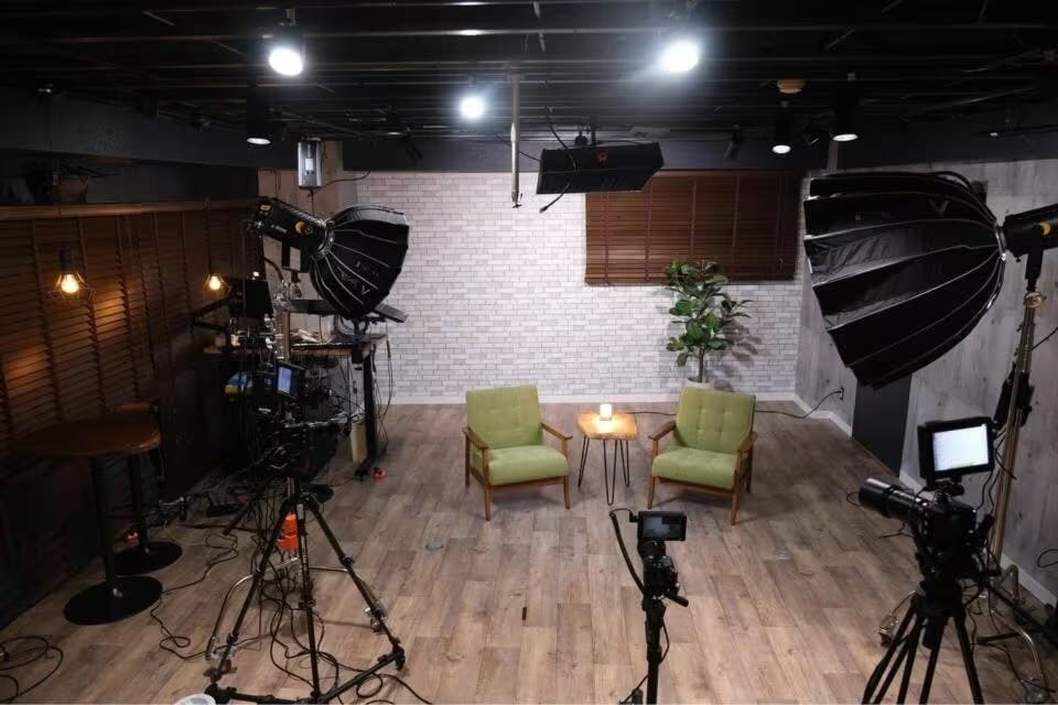【水道橋駅東口徒歩3分】カメラ3台、その他機材が無料で使用可能！手ぶらで来てライブ配信が出来る、ライブ配信専用スタジオです。の写真3
