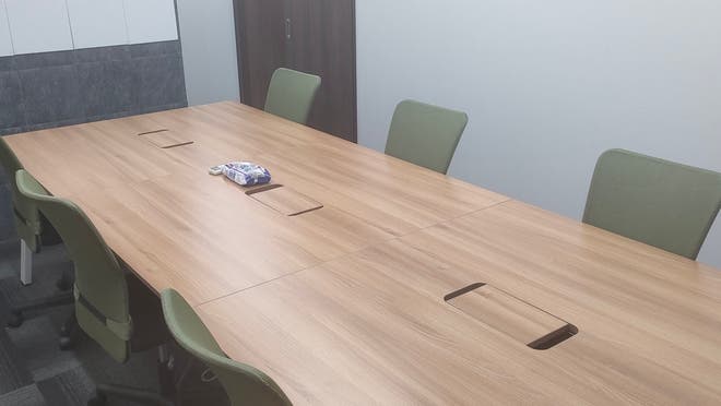 天王町駅から徒歩3分の2F-貸し会議室①の写真1