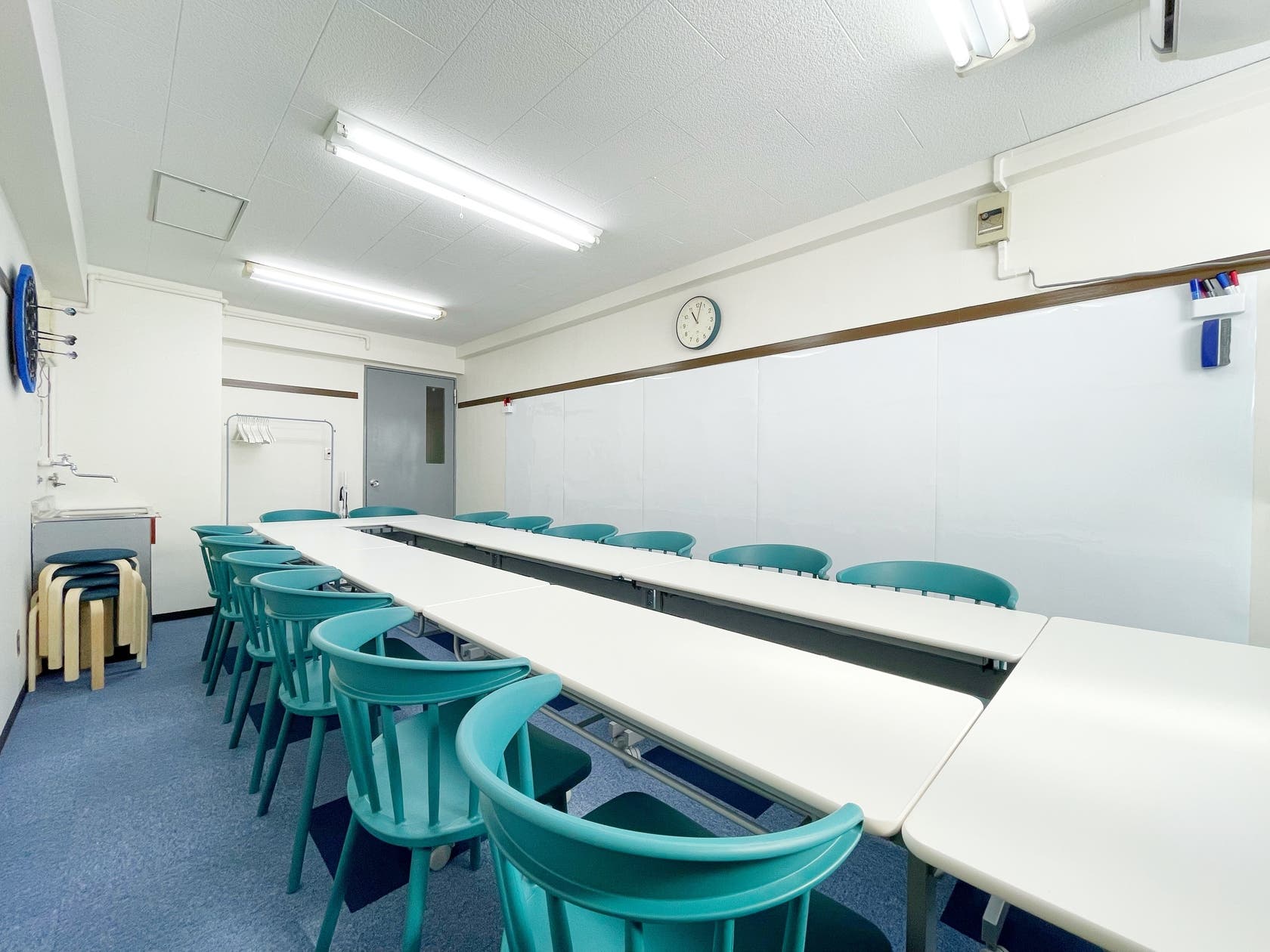 【駅徒歩1分】【光回線】～20名　会議、ボドゲ、オンライン、配信、ネイル、撮影★壁一面ホワイトボード　55インチモニタ-　の写真17