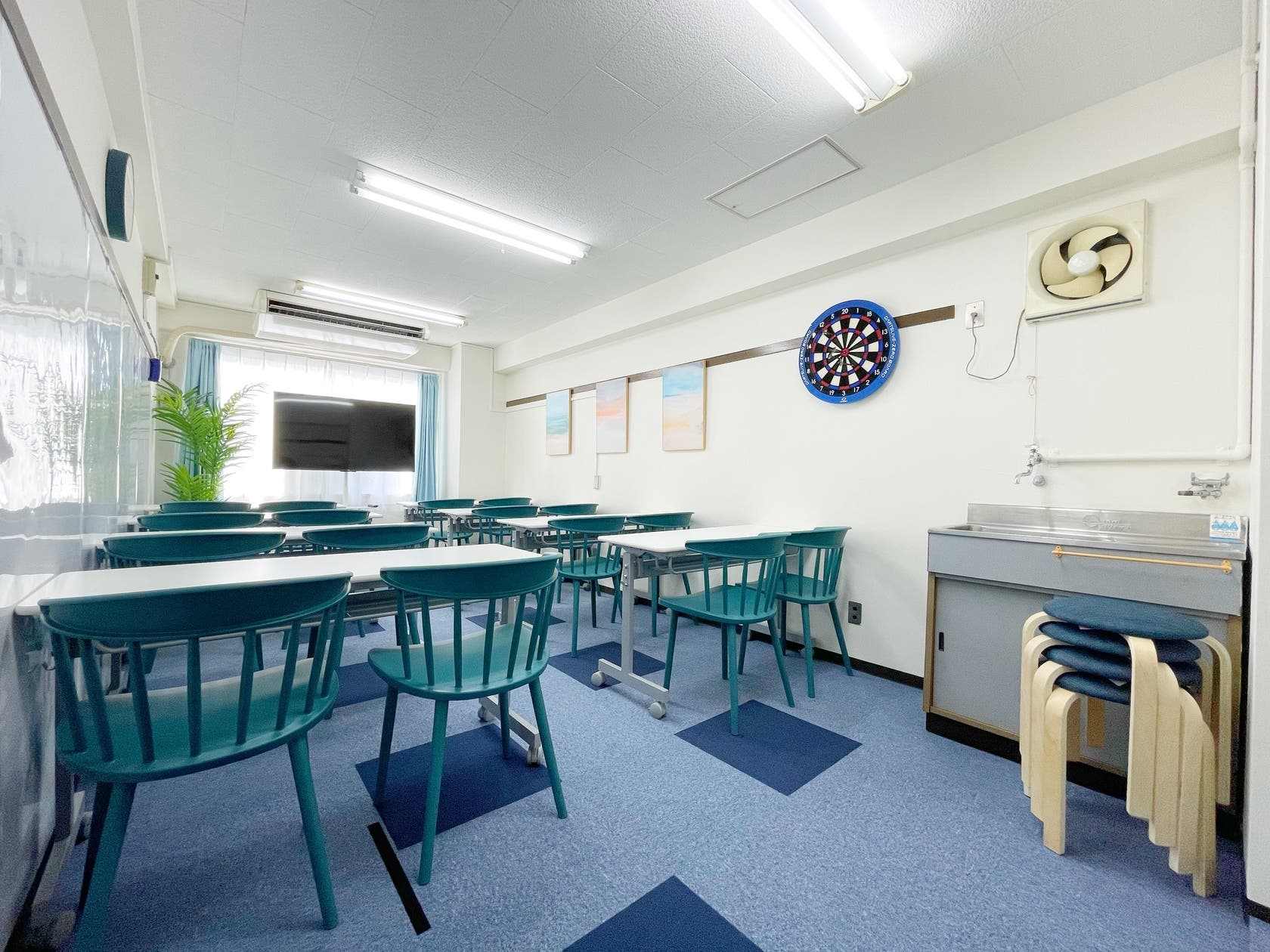 【駅徒歩1分】【光回線】～20名　会議、ボドゲ、オンライン、配信、ネイル、撮影★壁一面ホワイトボード　55インチモニタ-　の写真18