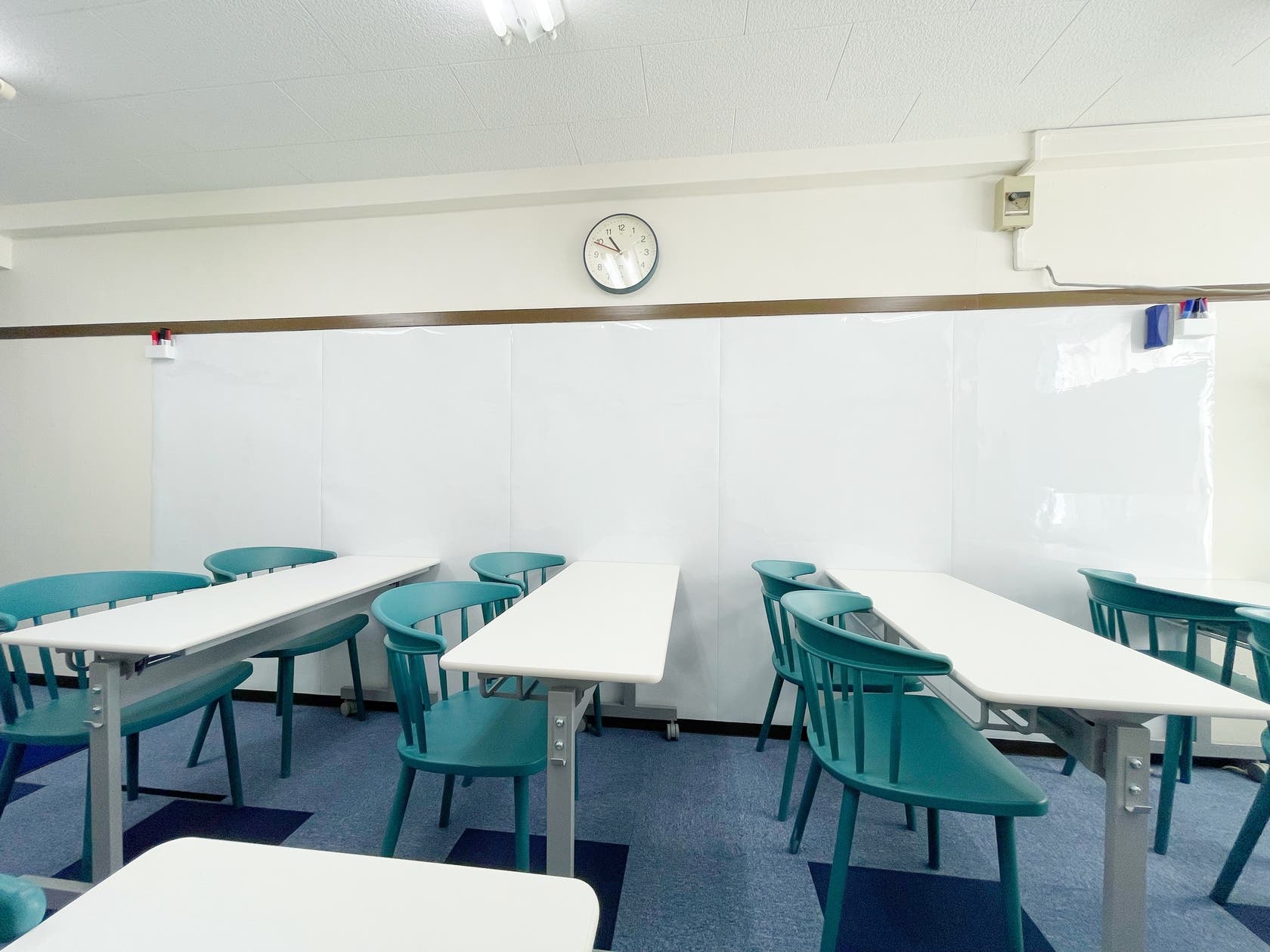 【駅徒歩1分】【光回線】～20名　会議、ボドゲ、オンライン、配信、ネイル、撮影★壁一面ホワイトボード　55インチモニタ-　の写真20