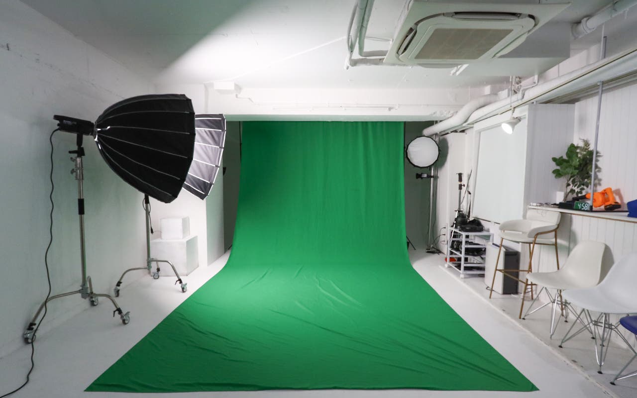 南青山の誰でも気軽に24h使える本格的セルフ型白ホリスタジオ！の写真7