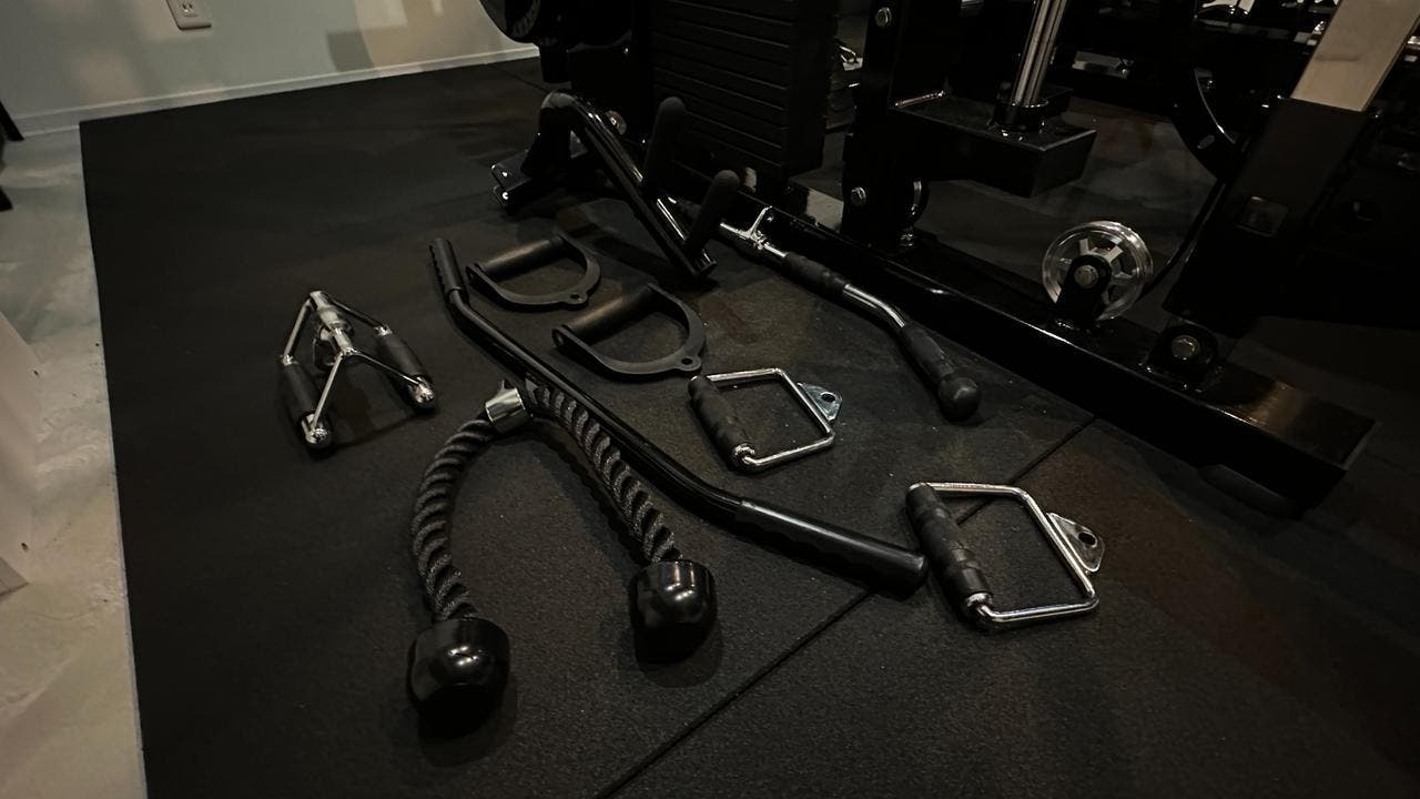 【堺筋本町駅1分】＃最安値級｜トレーニングに集中できるジム｜パーソナル利用や合トレに最適【手ぶらOK】の写真2