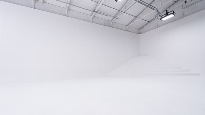 230m²の大型白ホリスタジオ、クロマキー対応、機材充実の写真6