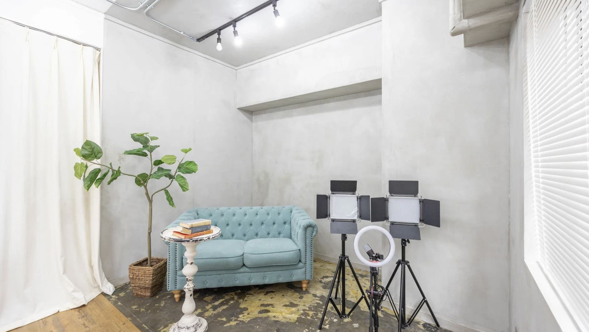 【直前割20％OFF】💄目黒駅チカ｜お得💋人気撮影 studio｜白ホリ｜SNS｜ポートレート｜動画撮影｜インタビュー｜ネイルの写真4