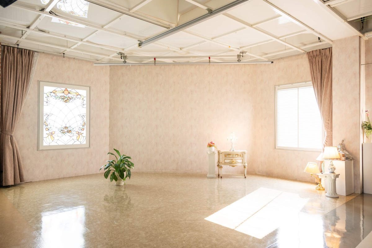 プロの撮影スタジオ（150万円以上のストロボ一式）をそのままレンタル！＜無料＞更衣室・駐車場・撮影機材（機材の使い方説明付き♪）の写真1