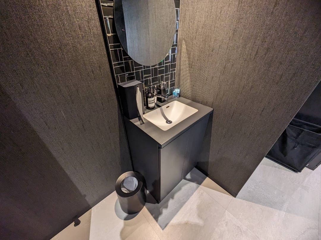 地域最安値を目指します！完全個室の3面鏡張りでダンス練習も可能、ご利用用途なんでもご相談ください！の写真6