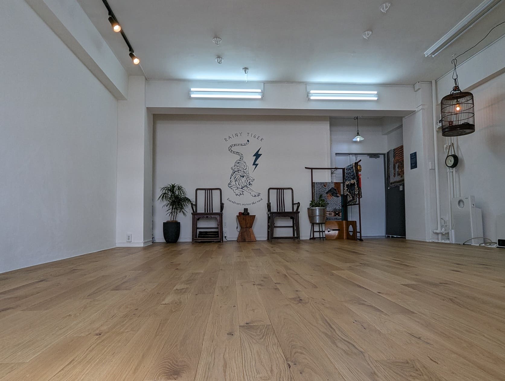 【ヨガ・ピラティス・ダンス・撮影etc】初台駅徒歩5分の高品質レンタルスペース、新宿・参宮橋も徒歩圏内！ヨガ関連備品利用無料！の写真5