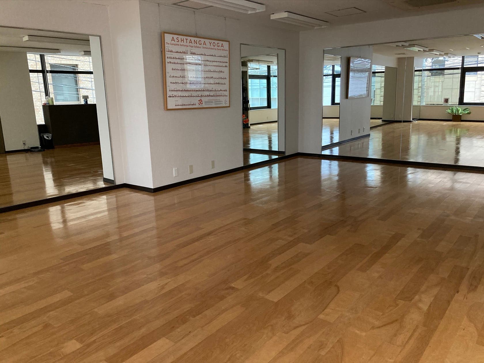 一番町にあるヨガスタジオ・フラ・サルサダンス・楽器演奏も可能です。の写真1