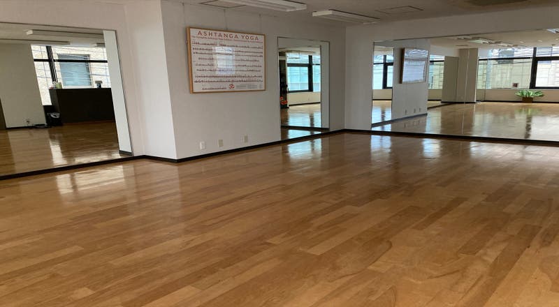 一番町にあるヨガスタジオ・フラ・サルサダンス・楽器演奏も可能です。