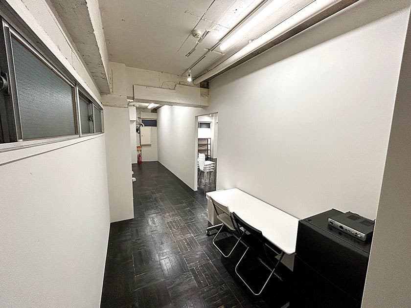 【2F-ワンフロア】約300㎡の広さで自然光が窓からたっぷり差し込む、日当たり良好の明るい撮影スタジオ。【大阪市中央区】の写真14