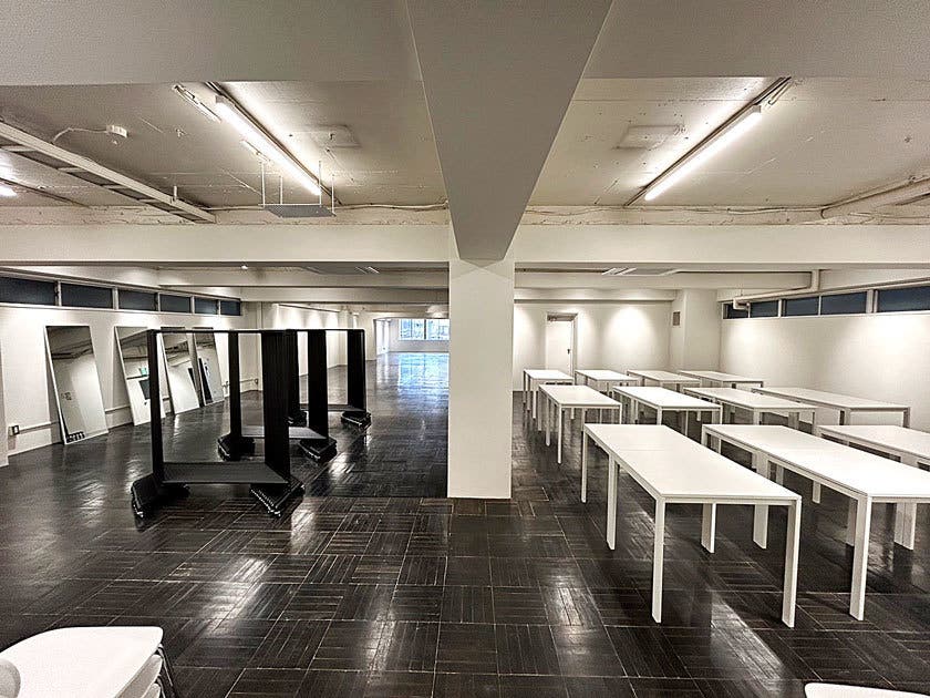 【2F-ワンフロア】約300㎡の広さで自然光が窓からたっぷり差し込む、日当たり良好の明るい撮影スタジオ。【大阪市中央区】の写真15