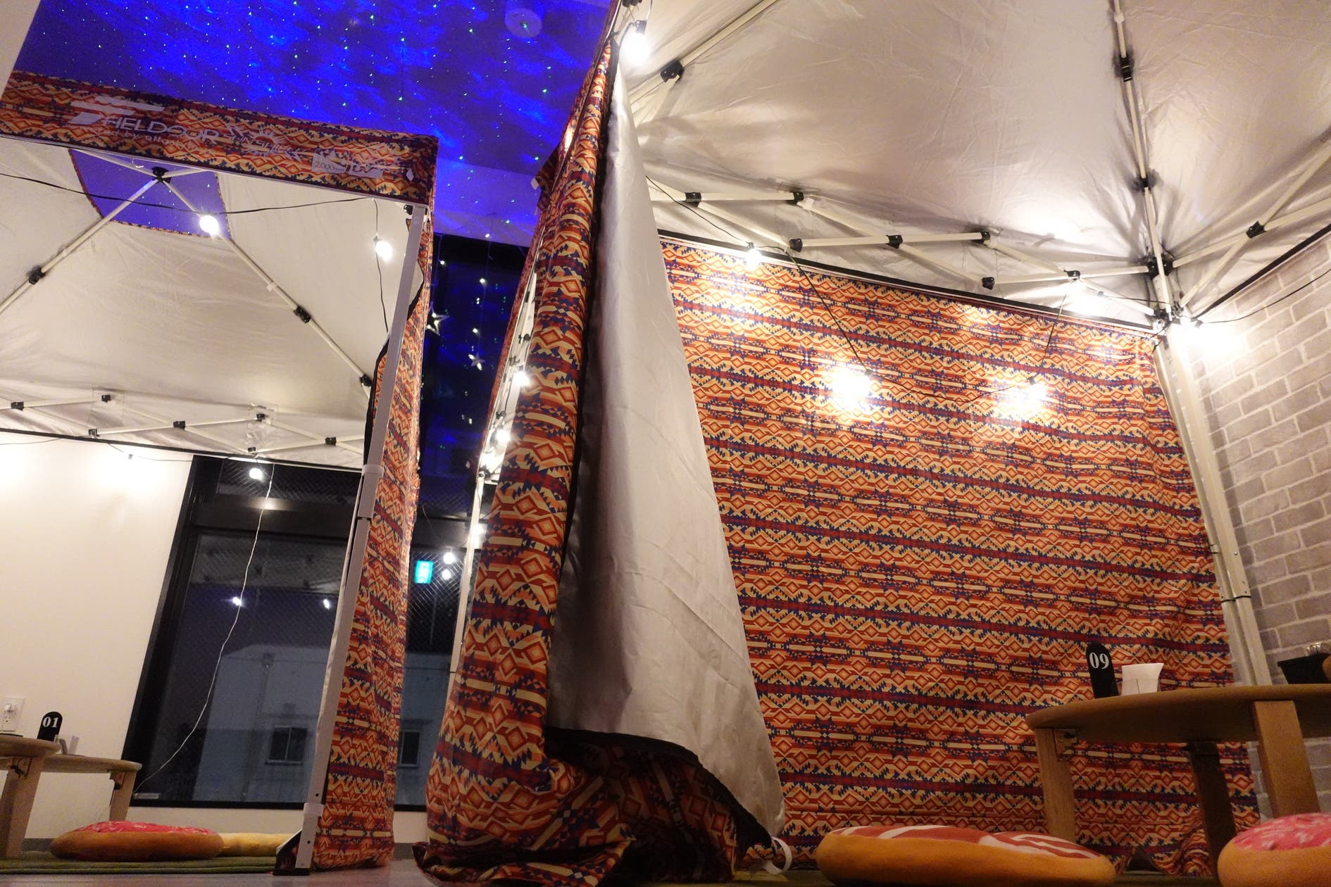 テントを張ったグランピングに天井はプラネタリウム空間！女子会・ママ会・パーティーに最適！の写真4