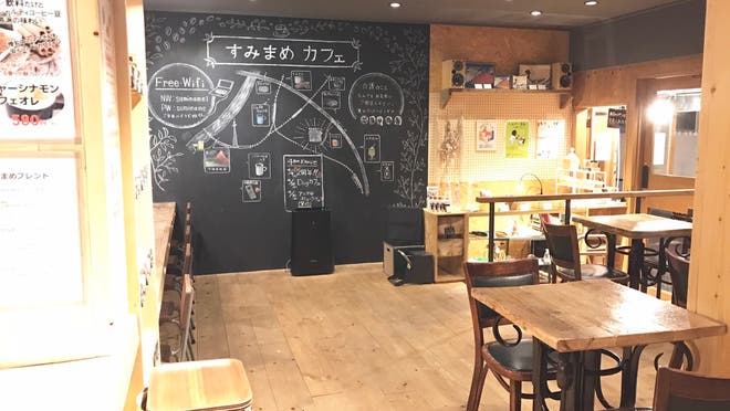 下町の商店街にあるオシャレなカフェです。の写真4