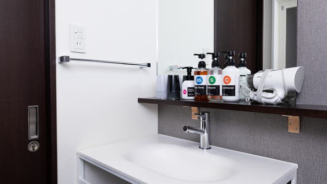 二条駅から徒歩4分のホテル客室(和室)の写真3