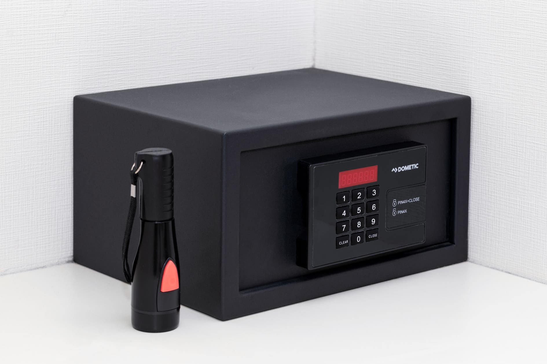 二条駅から徒歩4分のホテル客室（和室）の写真8