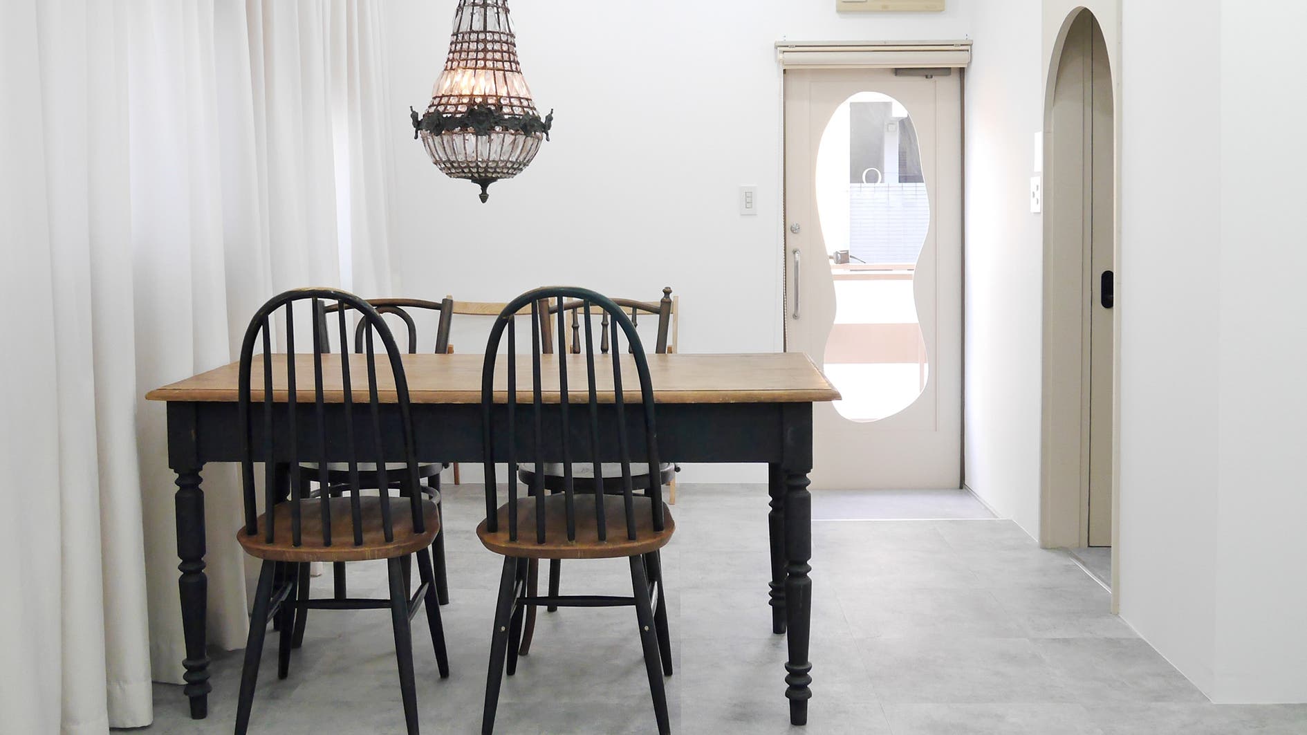 【表参道徒歩3分】自然光・ベージュと白・アーチ・アンティーク・海外インテリア・フォトスタジオの写真18