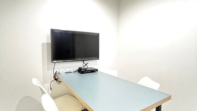 ≪フォーカスオン本町店⑥号室会議室≫駅近・設備充実・モニター・高速光回線・🏪・防音仕様・高速光Wi-Fiの写真2
