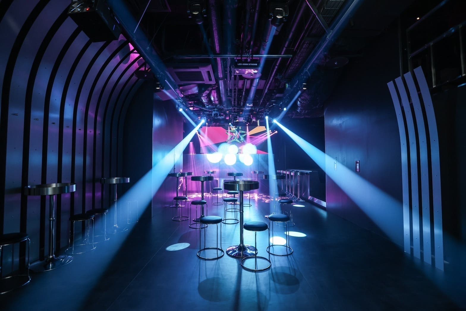 栄駅から徒歩5分 大人気ナイトクラブ “CLUB HITODE”の写真2