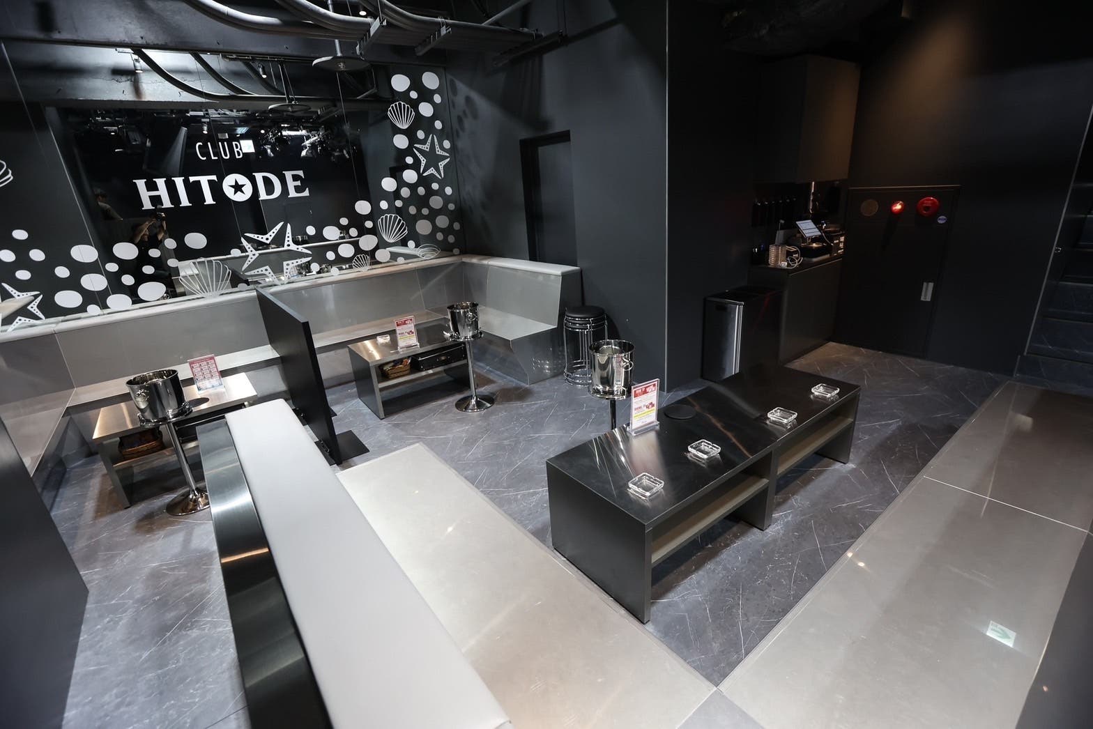 栄駅から徒歩5分 大人気ナイトクラブ “CLUB HITODE”の写真3