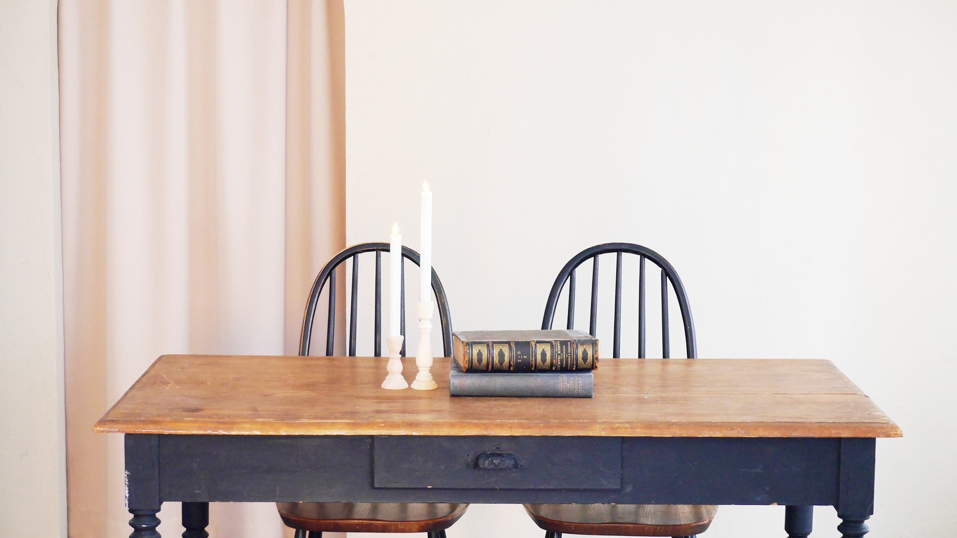 【表参道徒歩3分】自然光・ベージュと白・アーチ・アンティーク・海外インテリア・フォトスタジオの写真15