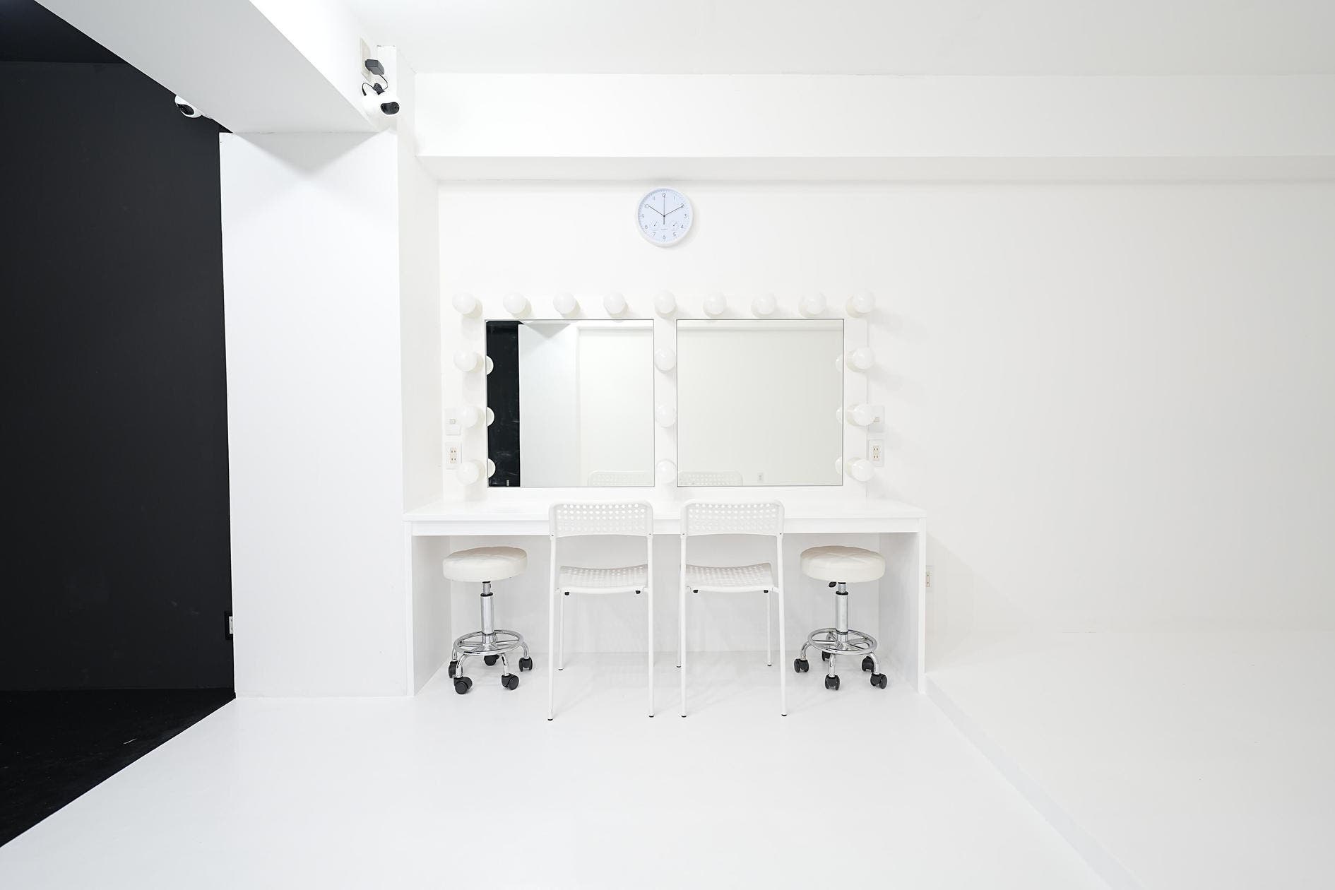 中目黒駅から徒歩7分｜白ホリと黒背景が使える無料機材が豊富に揃った格安レンタル撮影スタジオの写真5