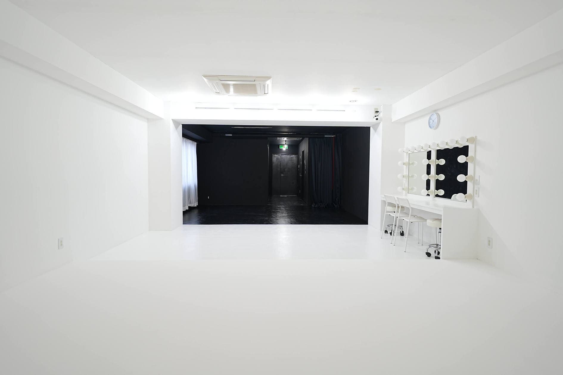 中目黒駅から徒歩7分｜白ホリと黒背景が使える無料機材が豊富に揃った格安レンタル撮影スタジオの写真6