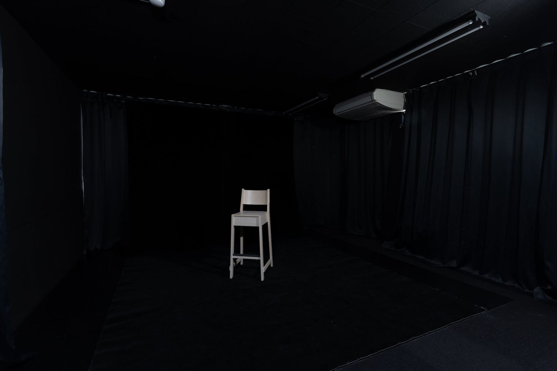 池袋駅から徒歩8分｜白ホリと黒ホリが使える無料機材が豊富に揃った格安レンタル撮影スタジオの写真7