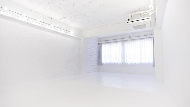 桜木町駅・馬車道駅から徒歩3分|白ホリと背景紙20色以上が使い放題で無料機材や備品も豊富に揃った格安レンタル撮影スタジオの写真8