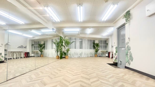 2月OPEN!【JR飯田橋1分】2面大型鏡計約9m/広々42㎡スタジオでポージング・ヨガ・ピラティス・演劇に☆振動の出るダンス✖の写真4