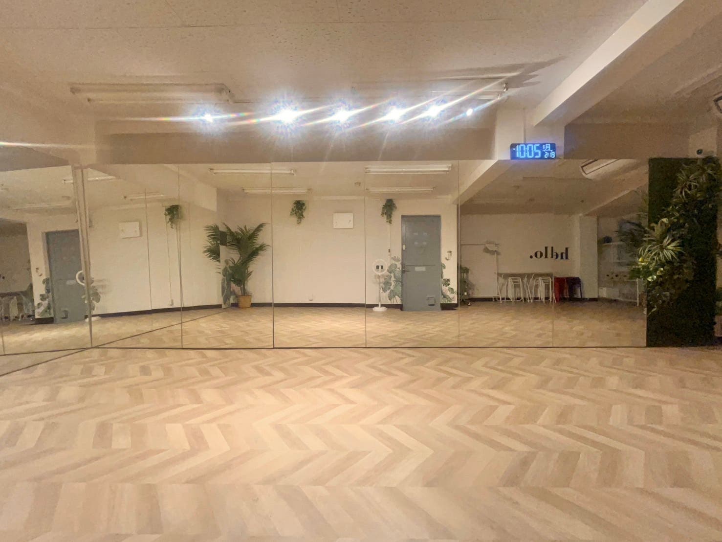 2月OPEN!【JR飯田橋1分】2面大型鏡計約9m／広々42㎡スタジオでポージング・ヨガ・ピラティス・演劇に☆振動の出るダンス✖の写真8