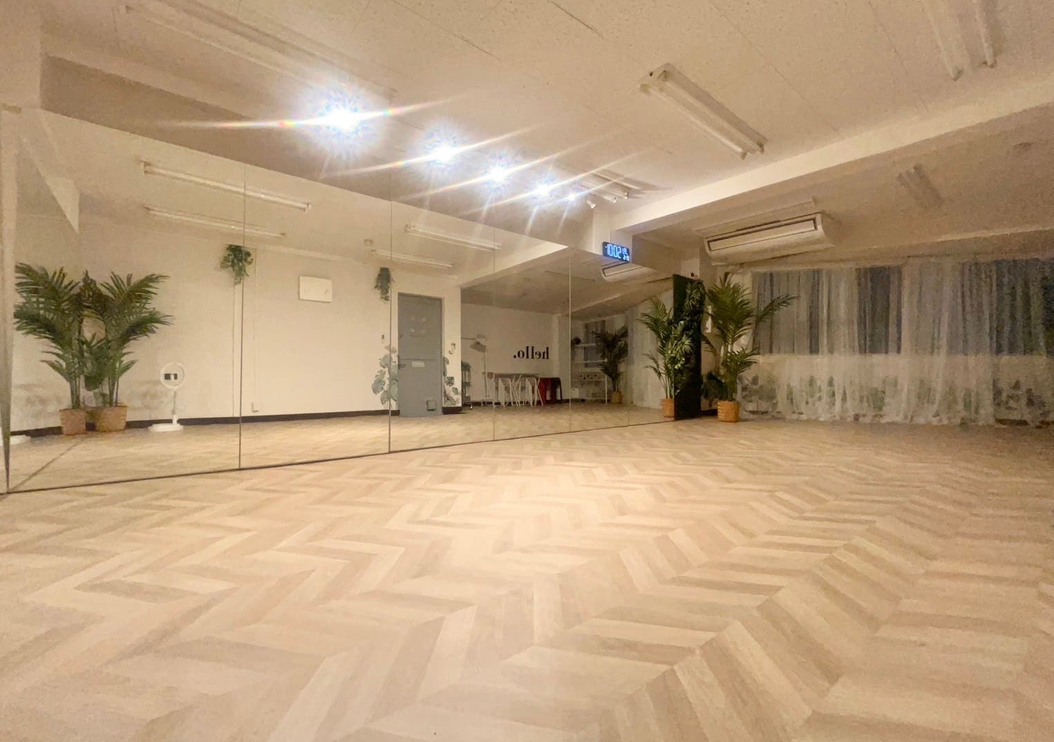 2月OPEN!【JR飯田橋1分】2面大型鏡計約9m／広々42㎡スタジオでポージング・ヨガ・ピラティス・演劇に☆振動の出るダンス✖の写真9