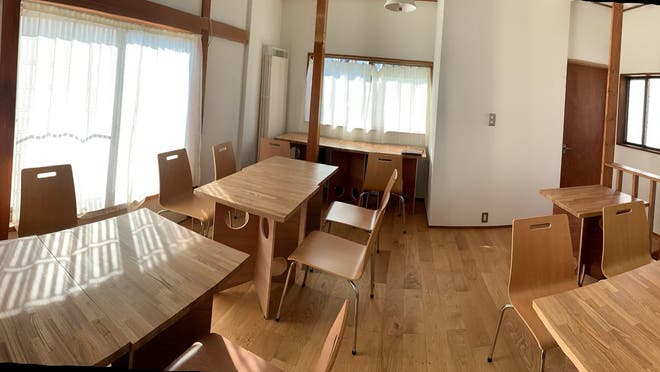 緑に囲まれた小さなカフェで、大切なお仲間との時間をお過ごし下さい。の写真2