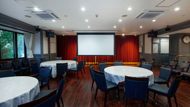 大人数向けパーティ👨👩👧👦ステージ有り💃🏼バーカウンター有り🍹の多目的ホール!の写真3