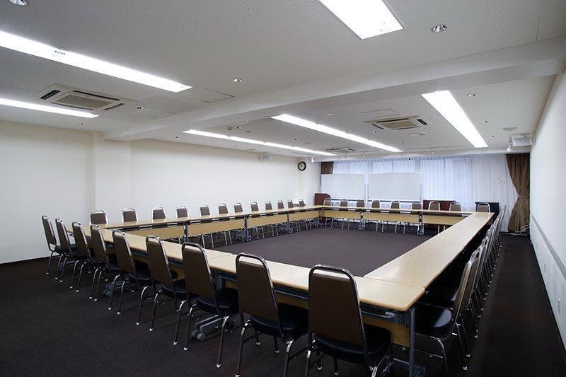 【西梅田駅徒歩1分！701号室】窓あり・スタッフ常駐◎セミナー、説明会に！様々な用途可能なサイズ感♪の写真8