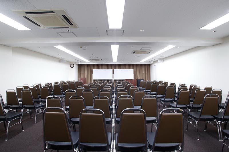 【西梅田駅徒歩1分！701号室】窓あり・スタッフ常駐◎セミナー、説明会に！様々な用途可能なサイズ感♪の写真9