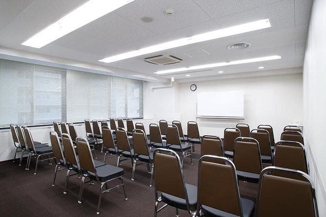 【西梅田駅徒歩1分！702号室】窓あり・スタッフ常駐◎セミナー、説明会に！様々な用途可能なサイズ感♪の写真4