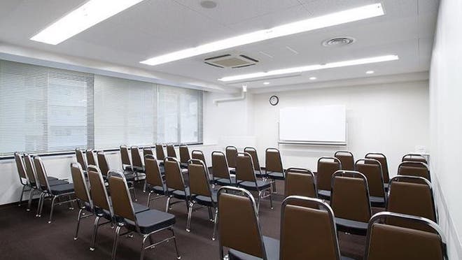 【西梅田駅徒歩1分!702号室】窓あり・スタッフ常駐◎セミナー、説明会に!様々な用途可能なサイズ感♪の写真4